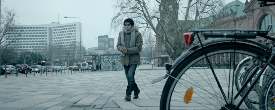 "Guten Tag, Ramón": Trailer zum gefühlvollen Drama mit Kristyan Ferrer ...