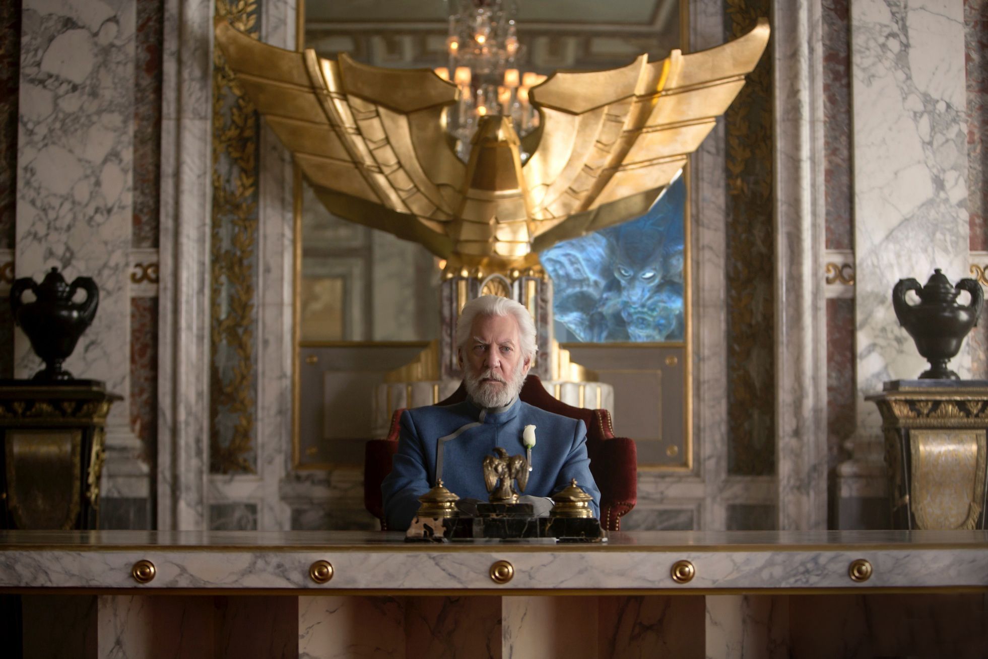 Kapitol - Die Tribute von Panem: Zum Start von “Independence Day ...