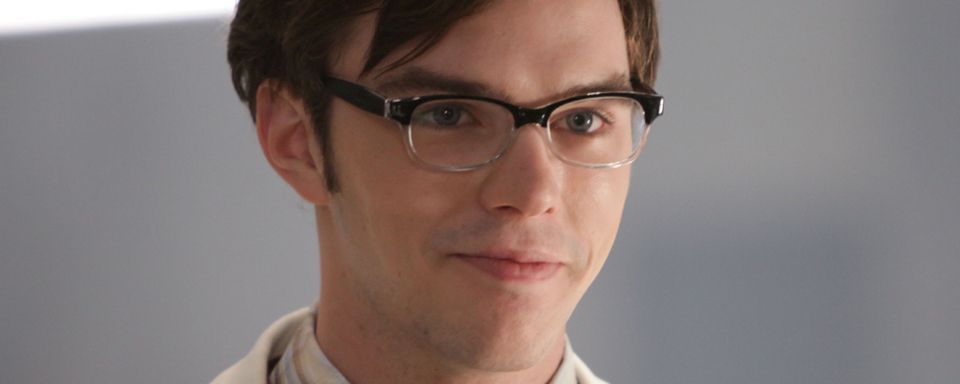 Nicholas Hoult soll Nikola Tesla in "The Current War" mit Benedict ...