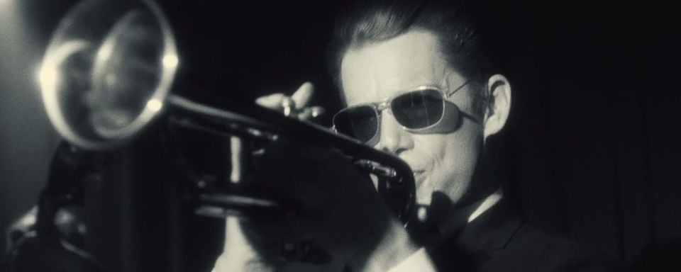 "Born To Be Blue": Erster deutscher Trailer zum Jazz-Biopic mit Ethan ...