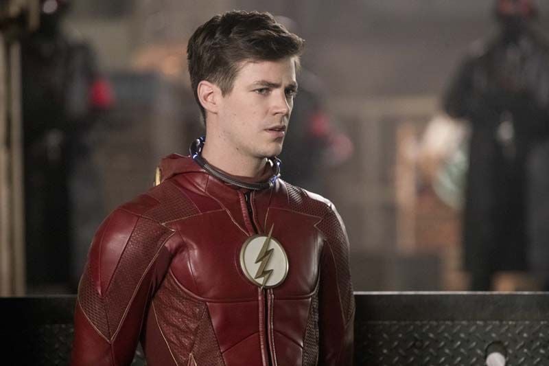 Nazi-Versionen von Supergirl, Arrow und The Flash auf fast 100 Bildern ...