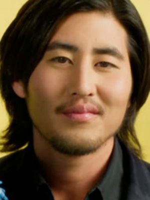 Brian Hirono - FILMSTARTS.de