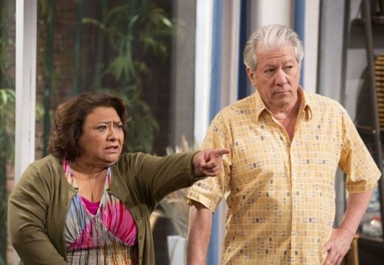 Dads: Dads : Bild Tonita Castro, Peter Riegert - 10 von 69 - FILMSTARTS.de