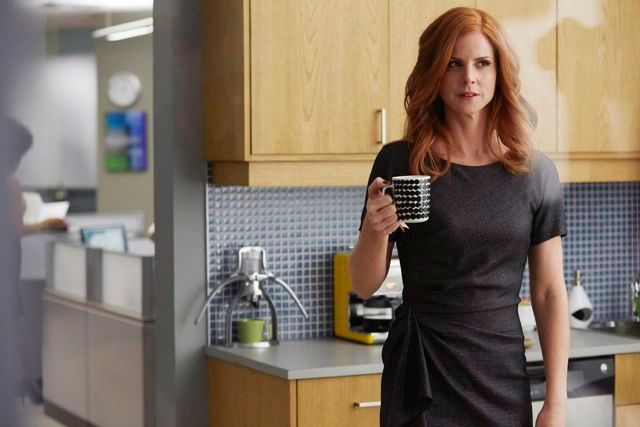 Suits: Suits : Bild Sarah Rafferty - 527 von 670 - FILMSTARTS.de
