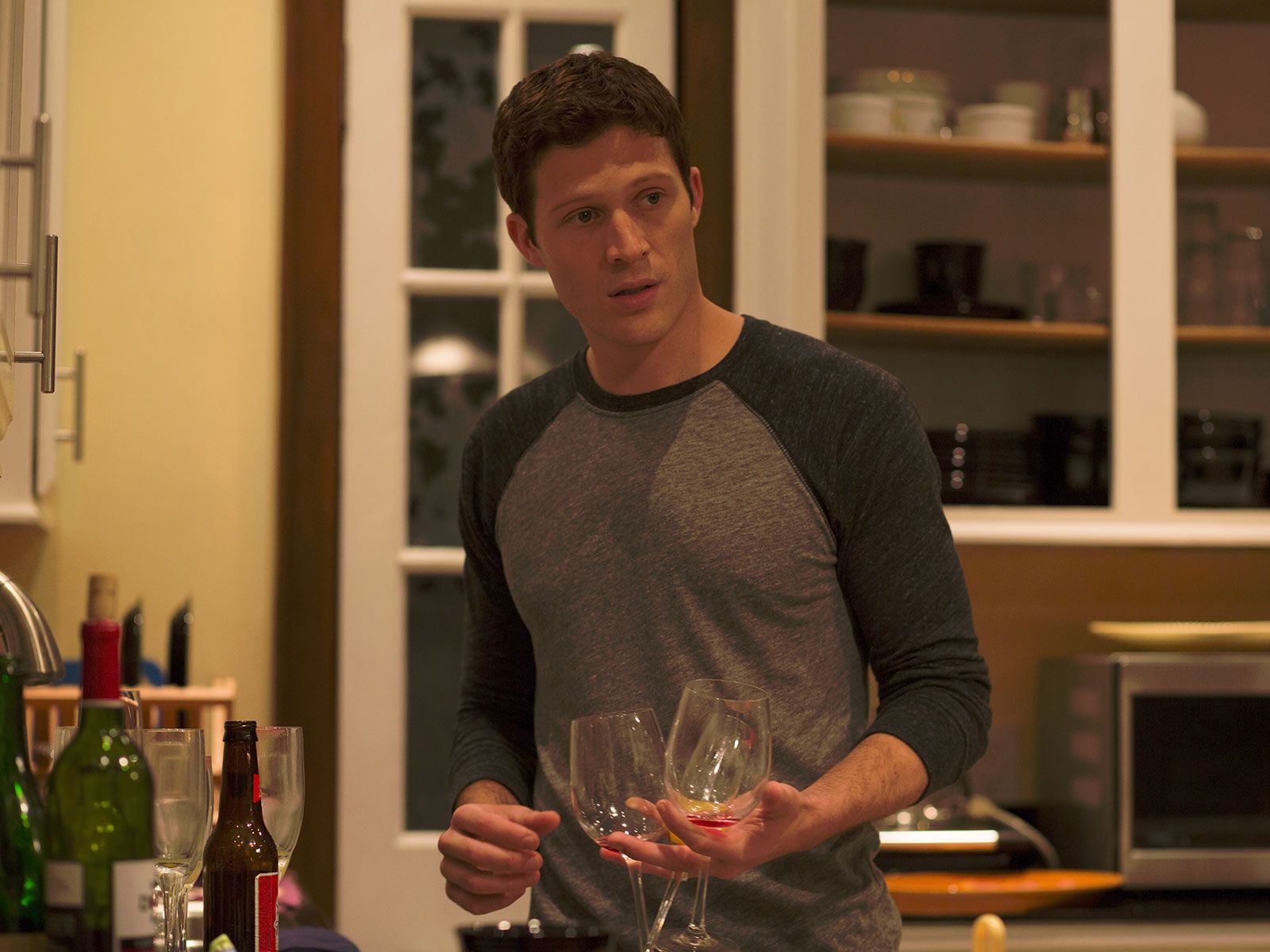 Bild zu Zach Gilford - Devil's Due - Teufelsbrut : Bild Zach Gilford ...