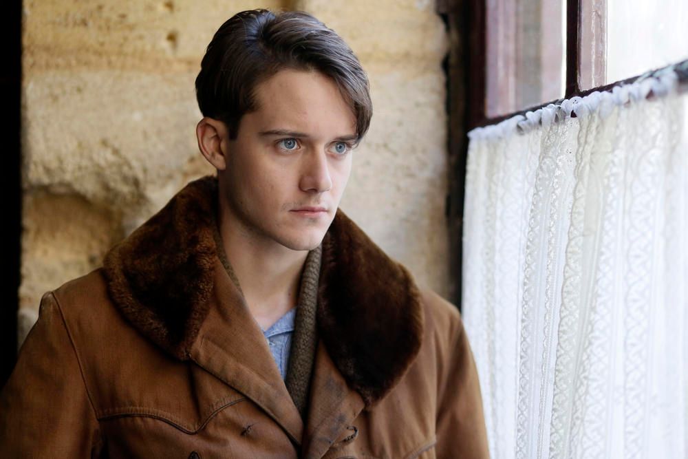 Bild zu César Domboy - Bild César Domboy - Foto 14 von 16 - FILMSTARTS.de