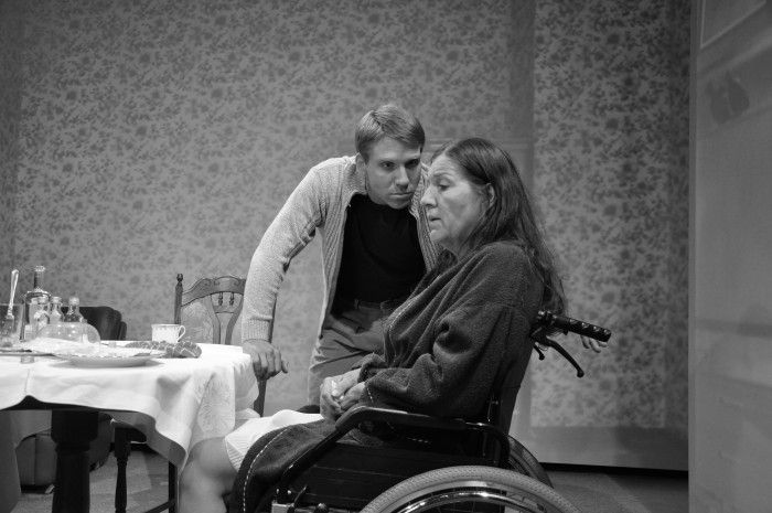 Bild zu Hanno Koffler - Härte : Bild Katy Karrenbauer, Hanno Koffler - Foto 7 von 10 - FILMSTARTS.de