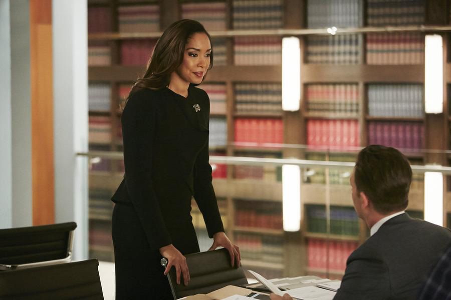 Suits: Suits : Bild Gina Torres - 337 von 670 - FILMSTARTS.de