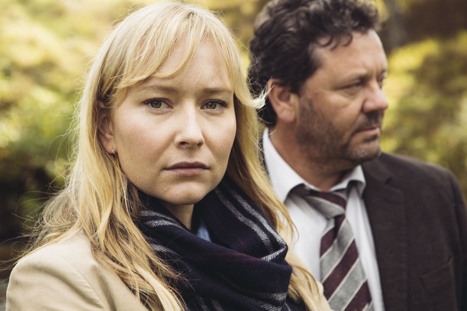 Brokenwood - Mord in Neuseeland: Bild Neill Rea, Fern Sutherland - 37 ...