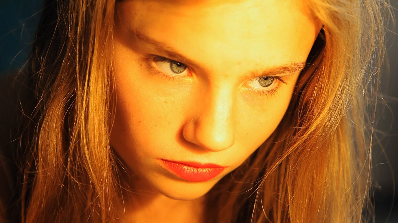 Foto zum Film Liebe Mich! - Bild 2 auf 9 - FILMSTARTS.de