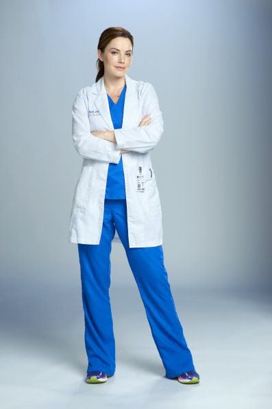 Saving Hope: Bild Erica Durance - 6 von 159 - FILMSTARTS.de