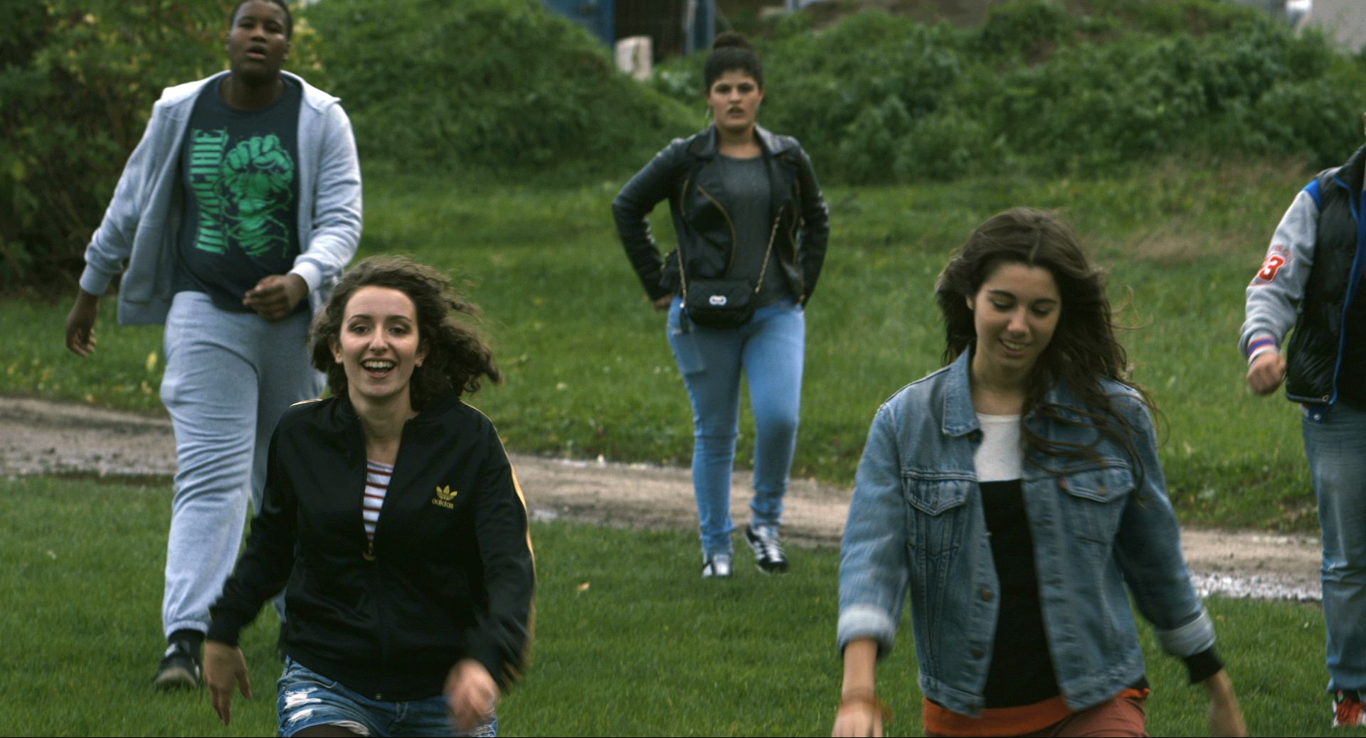Foto zum Film Merci les jeunes - Bild 5 auf 6 - FILMSTARTS.de