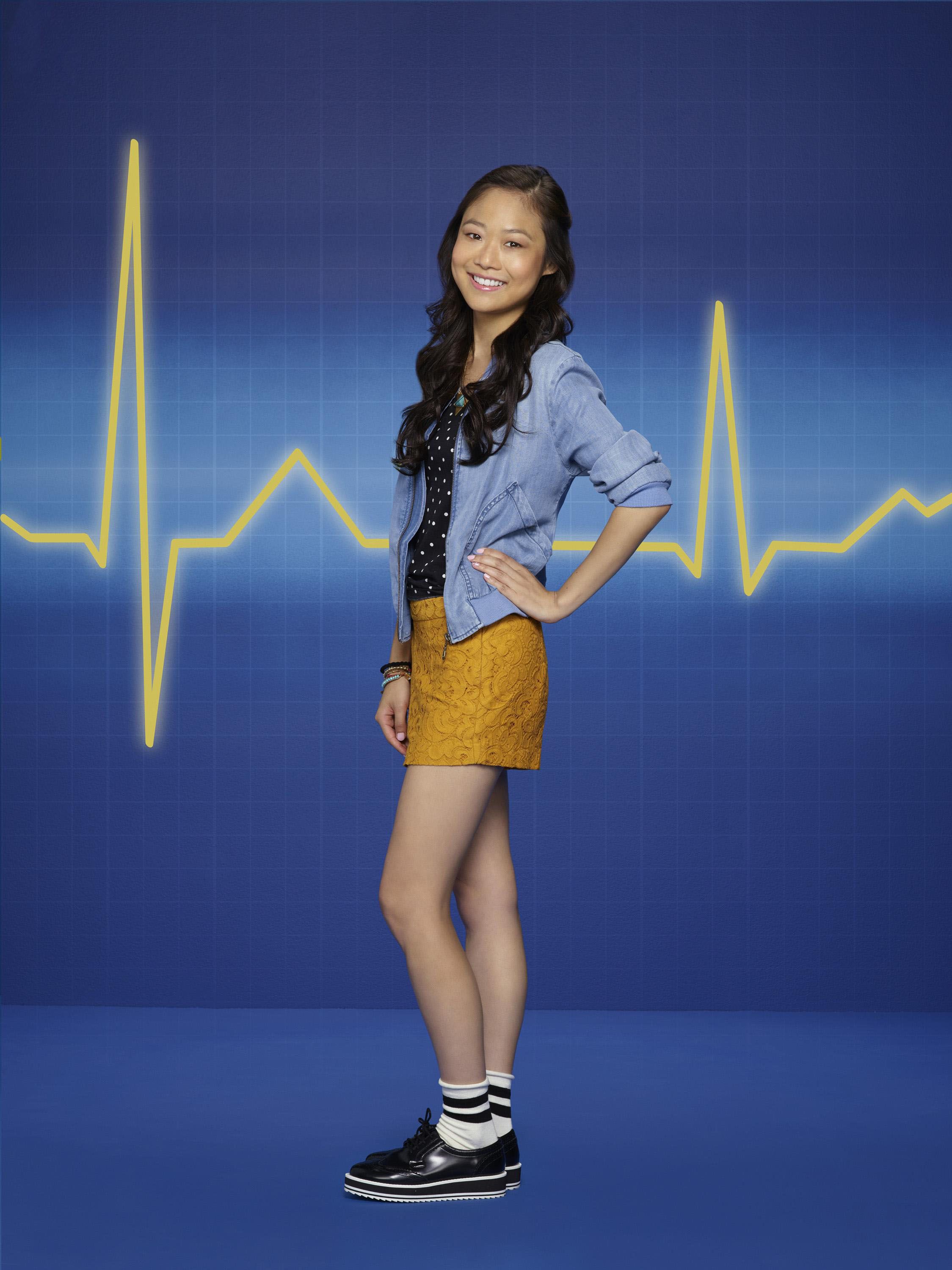 Dr. Ken: Bild Krista Marie Yu - 46 von 72 - FILMSTARTS.de
