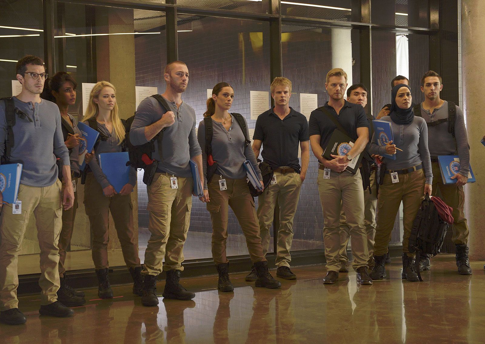 Quantico: Quantico : Bild Rick Cosnett, Priyanka Chopra Jonas, Johanna ...