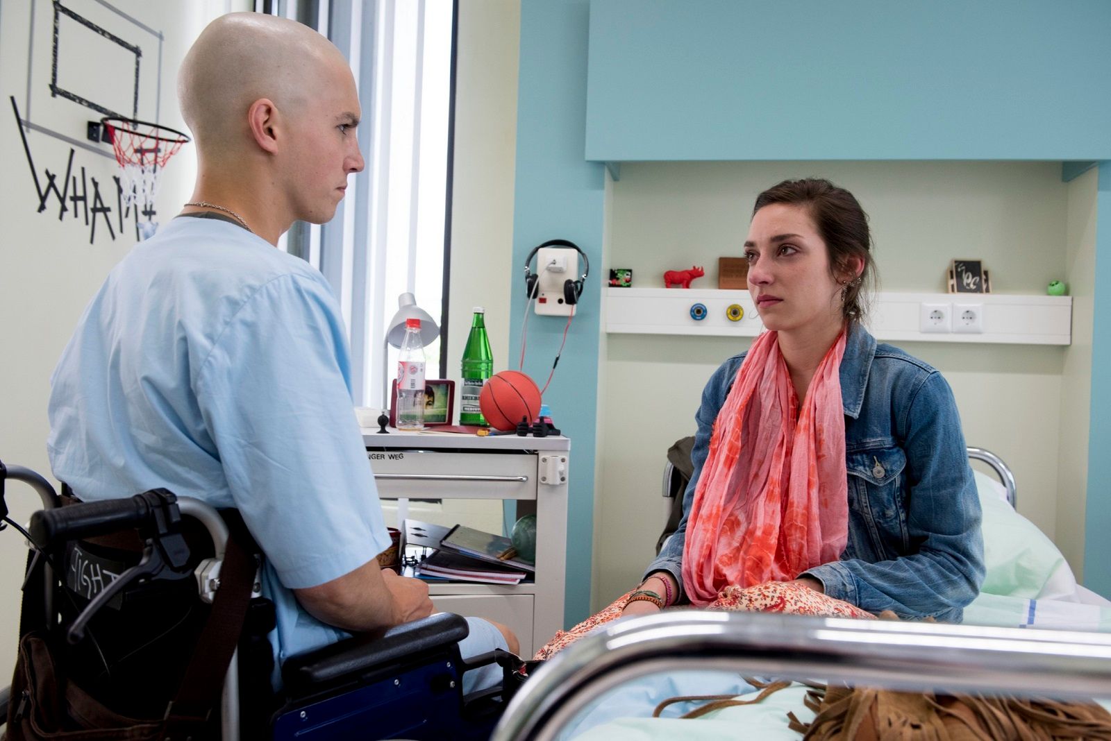 Club der roten Bänder: Bild Julie Stark, Tim Oliver Schultz - 23 von 50 ...