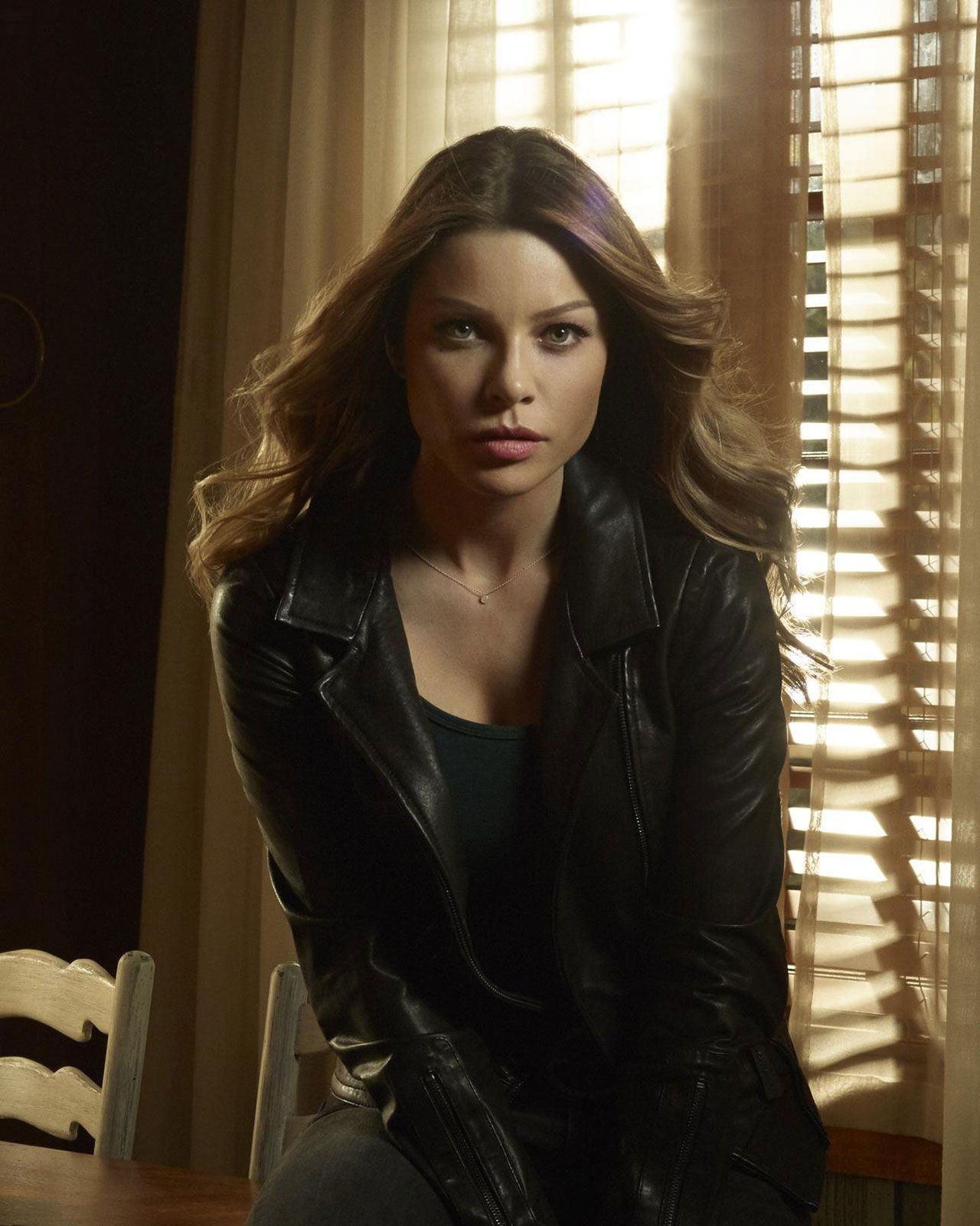 Lucifer: Bild Lauren German - 386 von 399 - FILMSTARTS.de