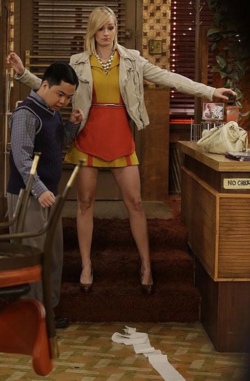 Bild Zu Beth Behrs 2 Broke Girls Bild Matthew Moy Beth Behrs Foto 83 Von 380 Filmstartsde