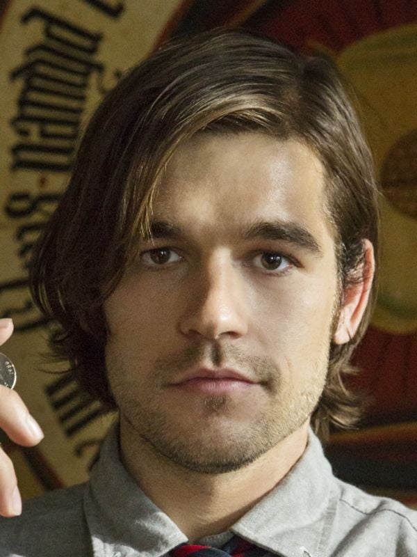 Jason Ralph - FILMSTARTS.de