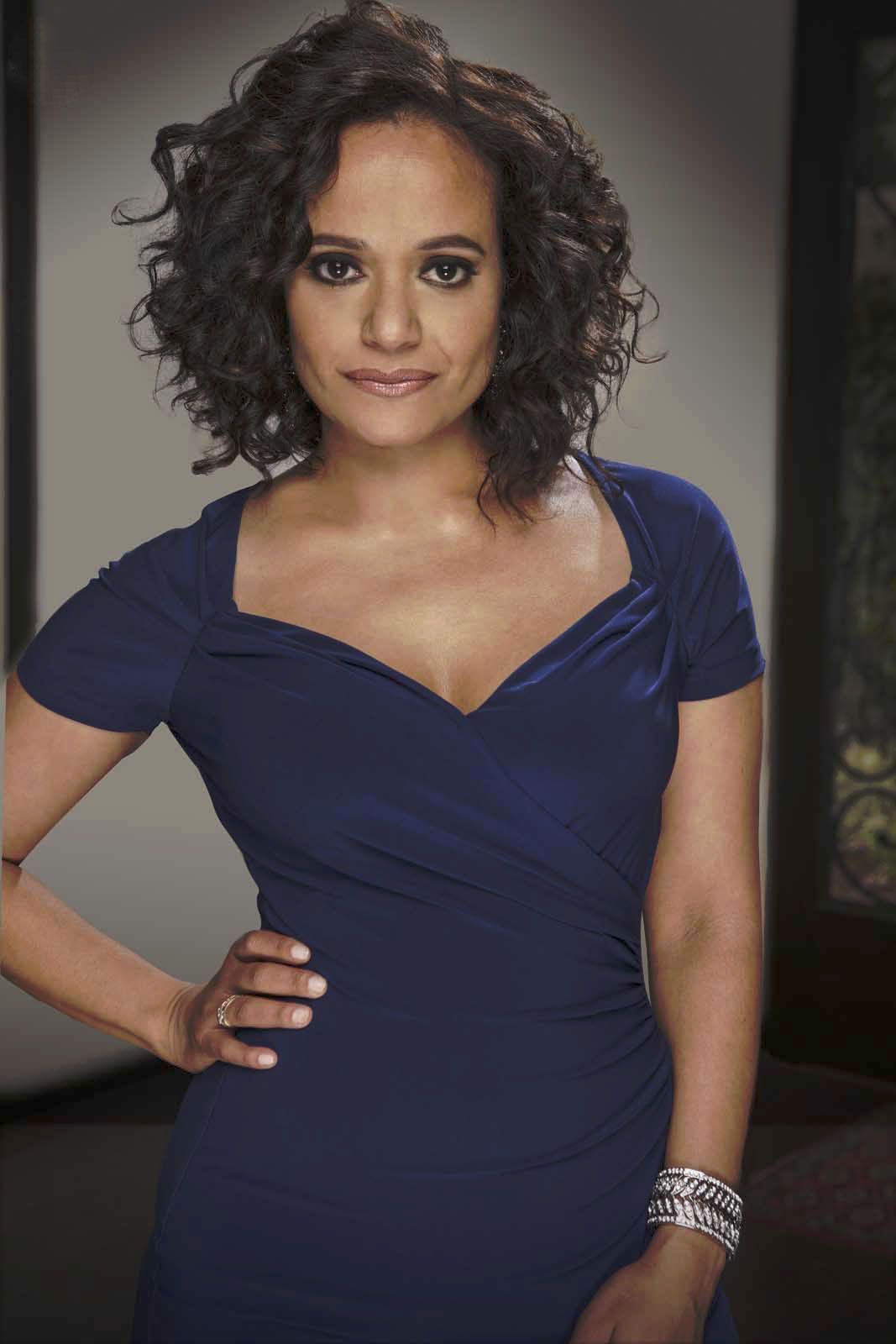 Devious Maids: Bild Judy Reyes - 56 von 116 - FILMSTARTS.de