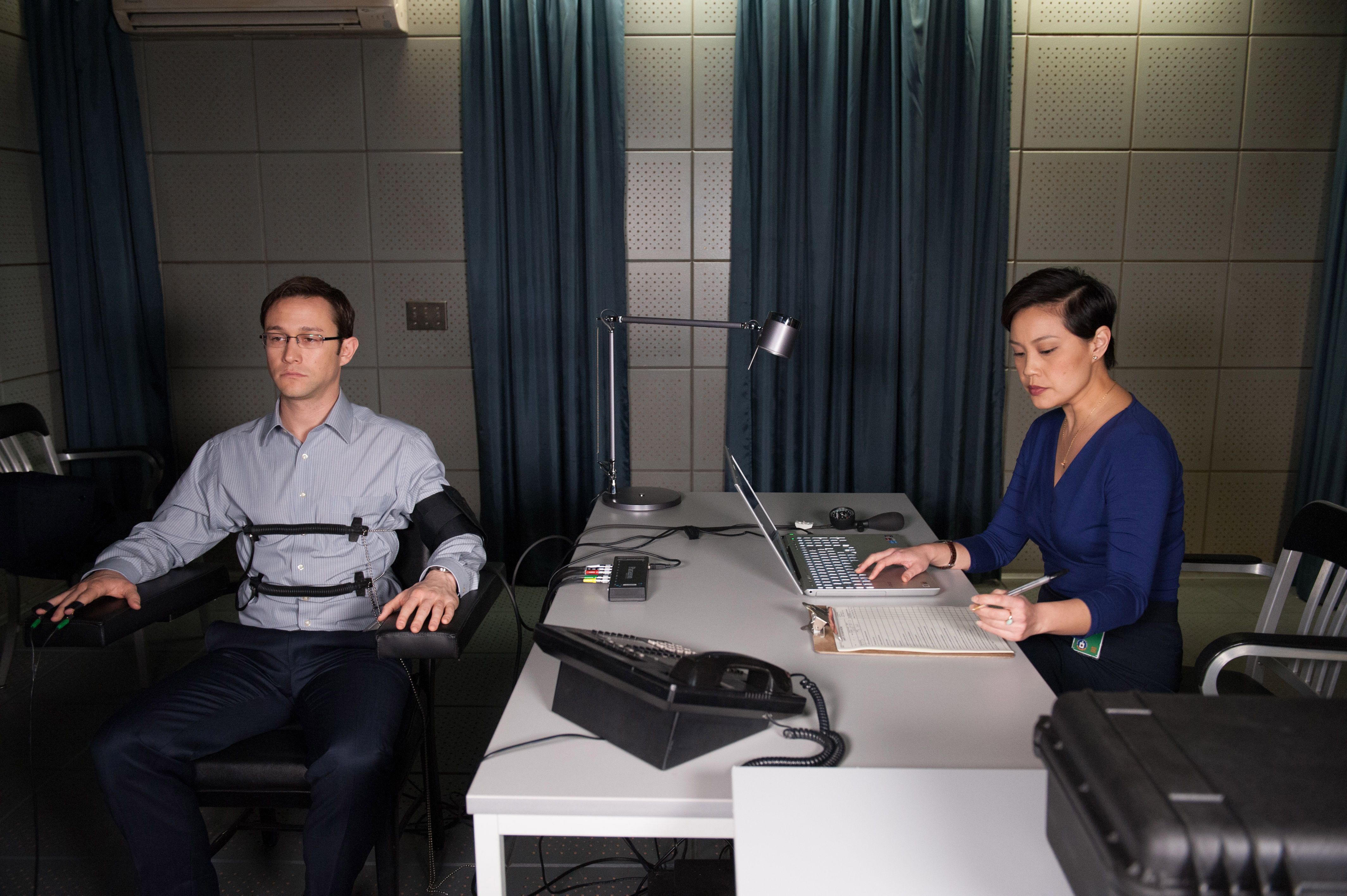 Foto zum Film Snowden - Bild 8 auf 26 - FILMSTARTS.de