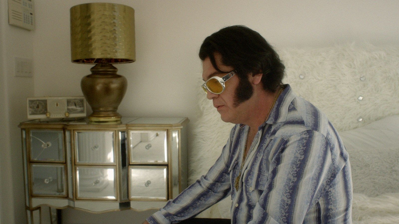 Foto zum Film Elvis lebt! - Nicht tot, nur Undercover - Bild 2 auf 14 ...