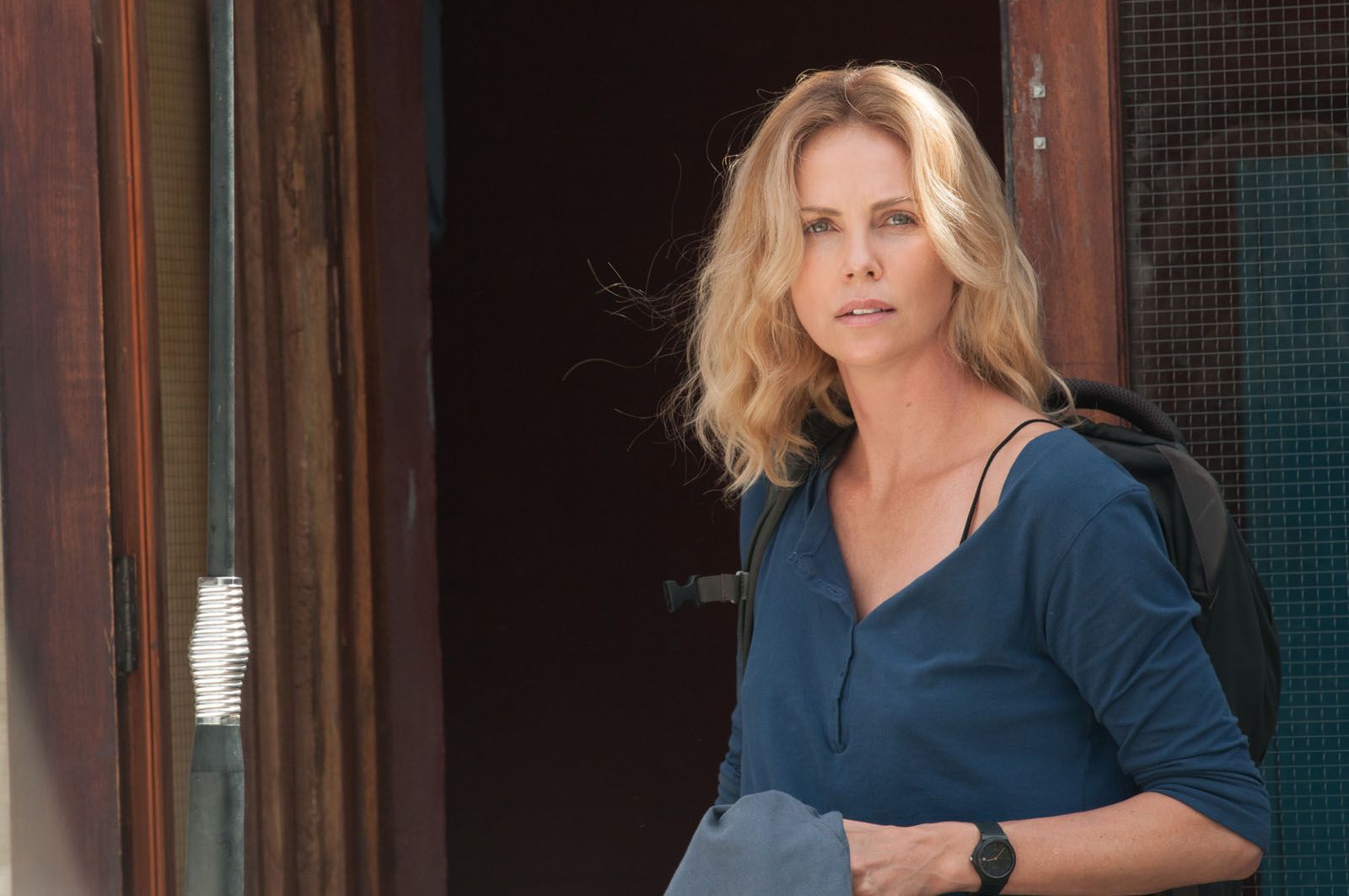 Bild zu Charlize Theron - The Last Face : Bild Charlize Theron - Foto ...