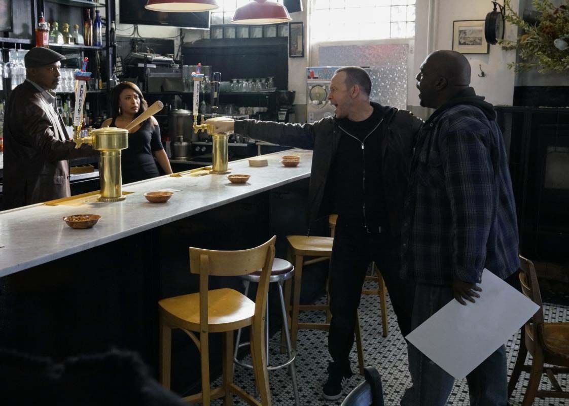 Bild zu Donnie Wahlberg - Blue Bloods : Bild Evan Parke, Omar J. Dorsey ...