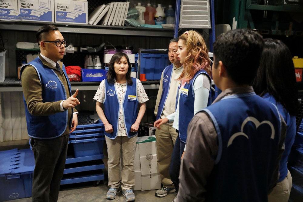 Superstore: Superstore : Bild Nichole Bloom, Nico Santos - 362 von 466 ...