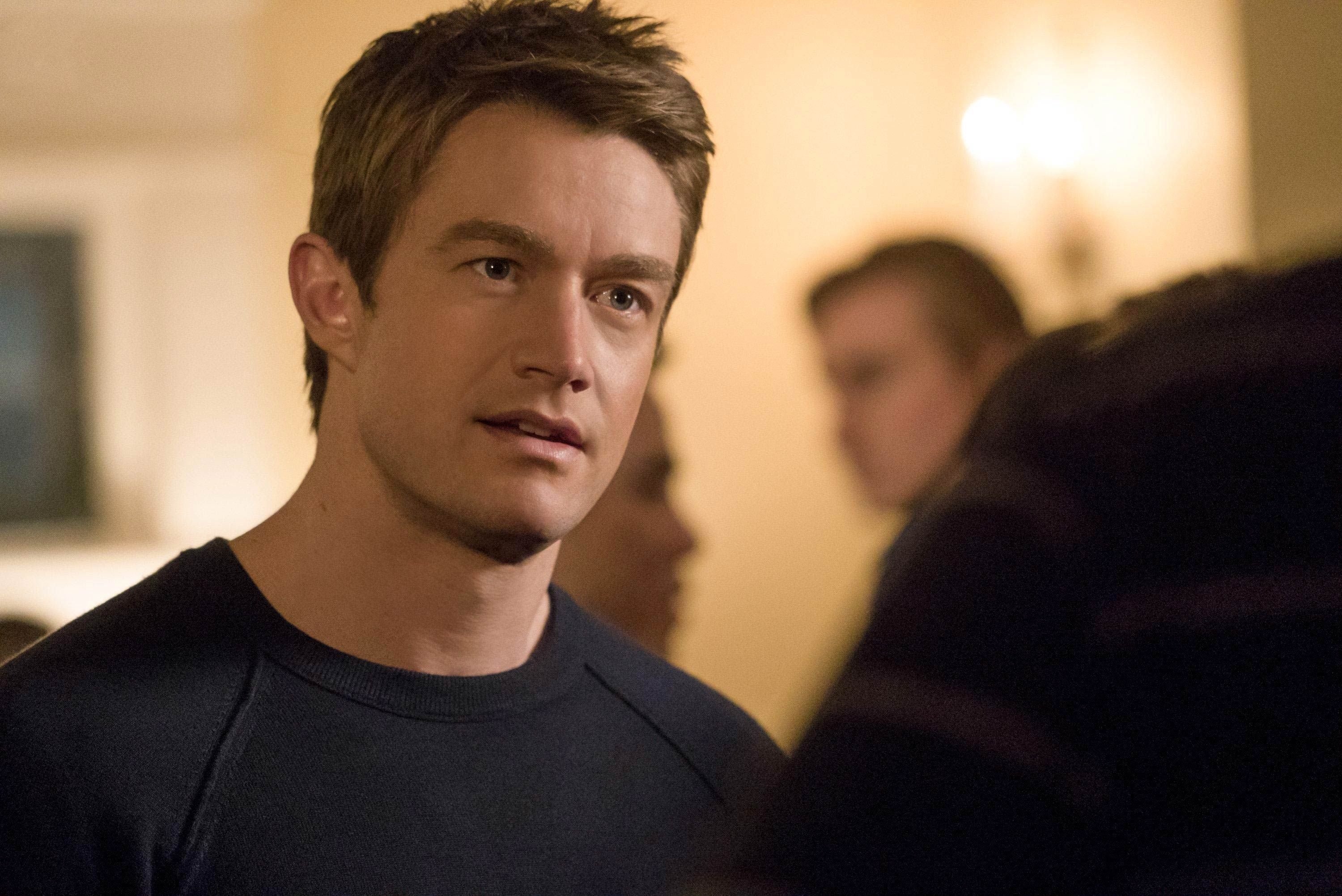 Bild zu Robert Buckley - iZombie : Bild Robert Buckley - Foto 20 von 88 ...