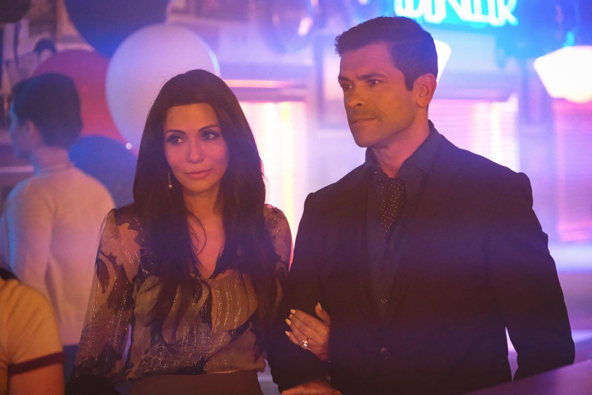 Riverdale: Riverdale : Bild Mark Consuelos, Marisol Nichols - 381 von ...