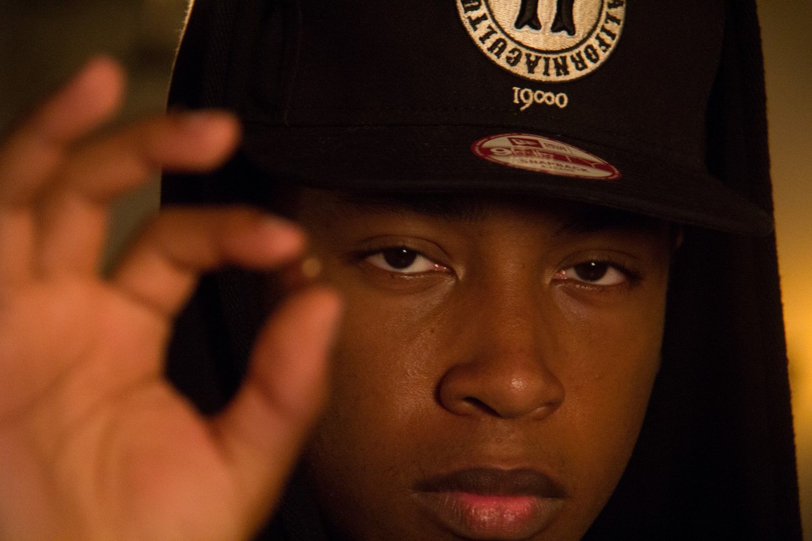 Bild zu Jacob Latimore - Sleight - Tricks & Drugs & Zauberei : Bild ...