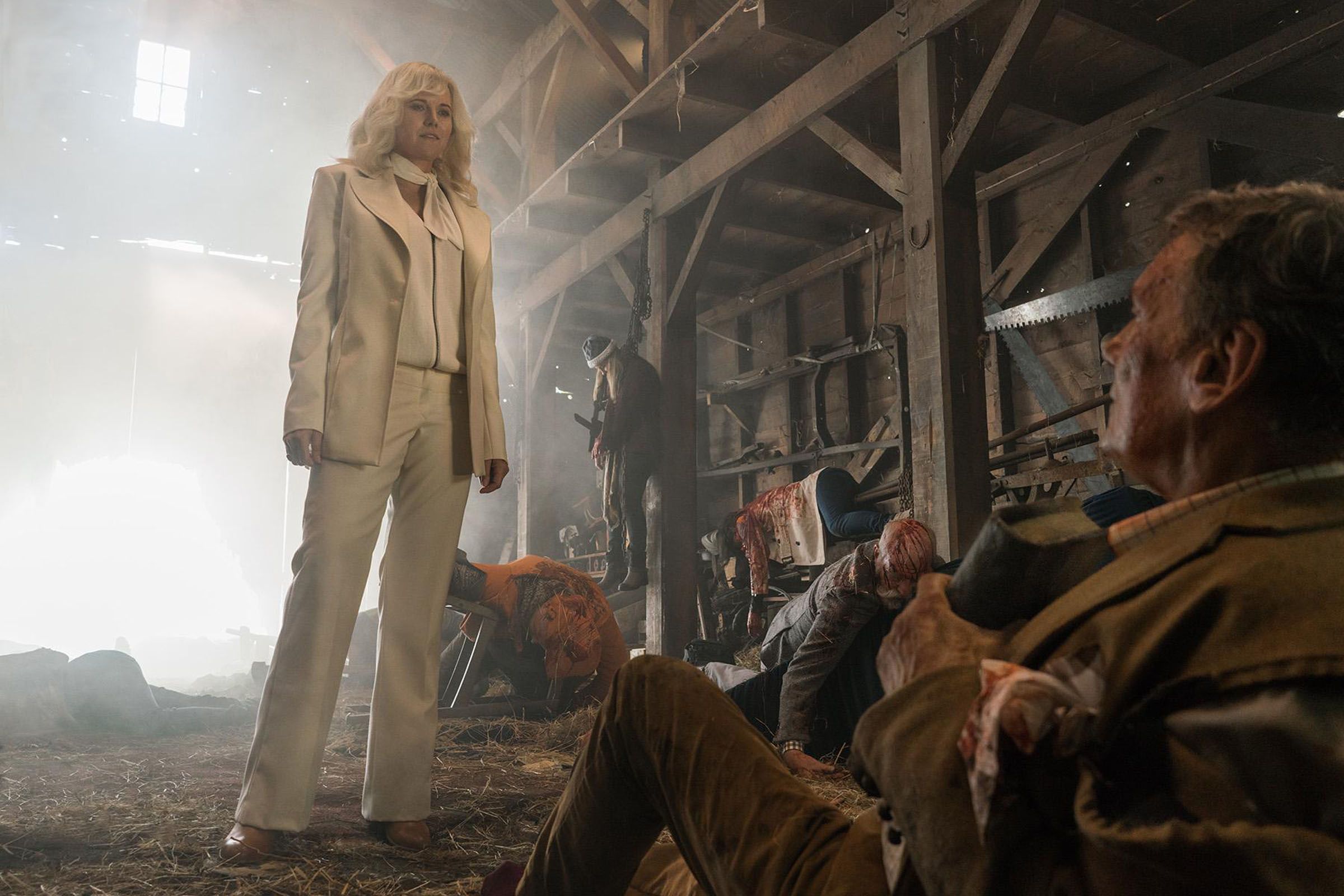Ash Vs Evil Dead: Ash Vs Evil Dead : Bild Lucy Lawless - 30 von 98 ...