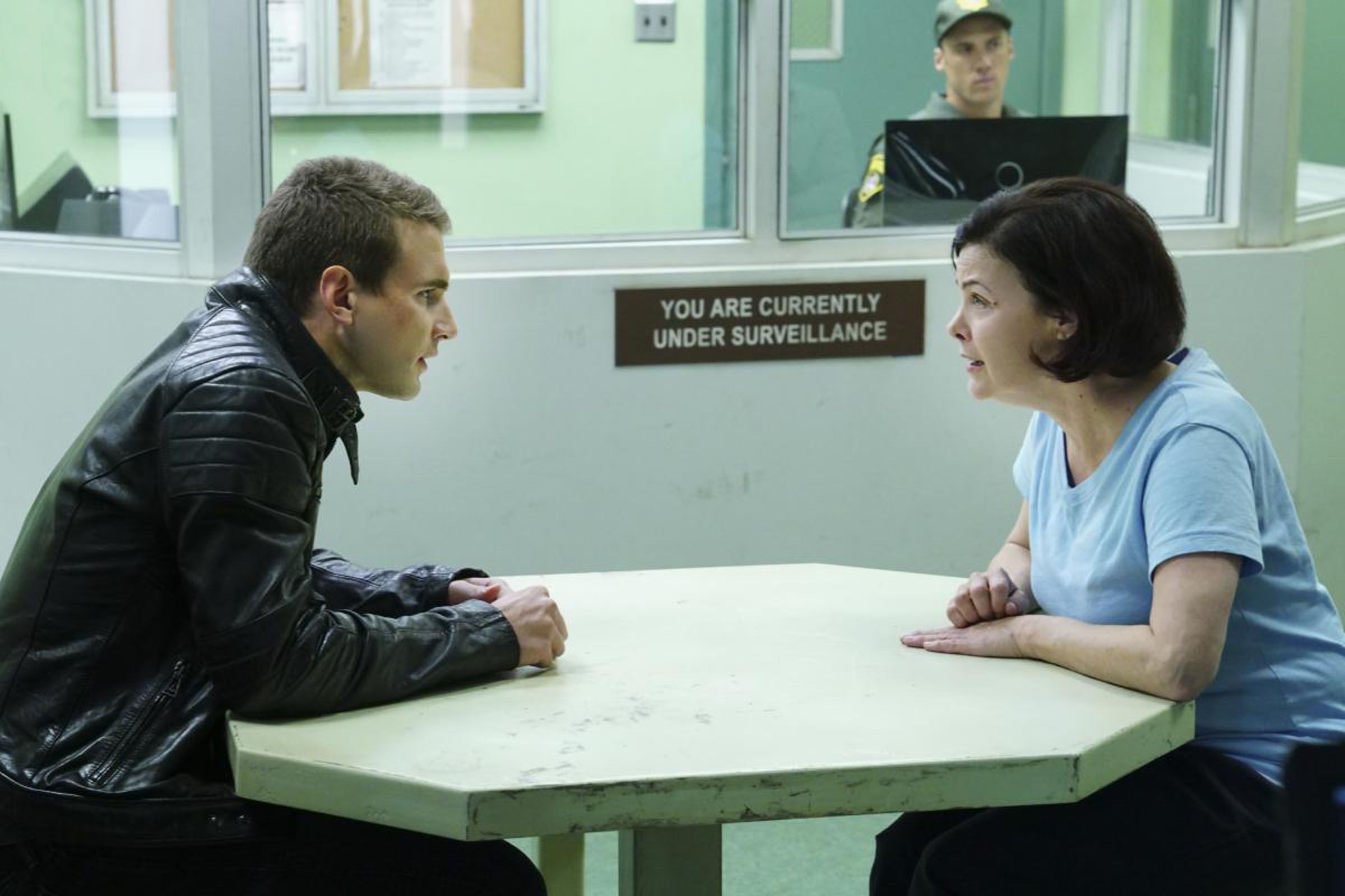 S.W.A.T.: S.W.A.T. : Bild Sherilyn Fenn, Alex Russell - 333 von 345 ...