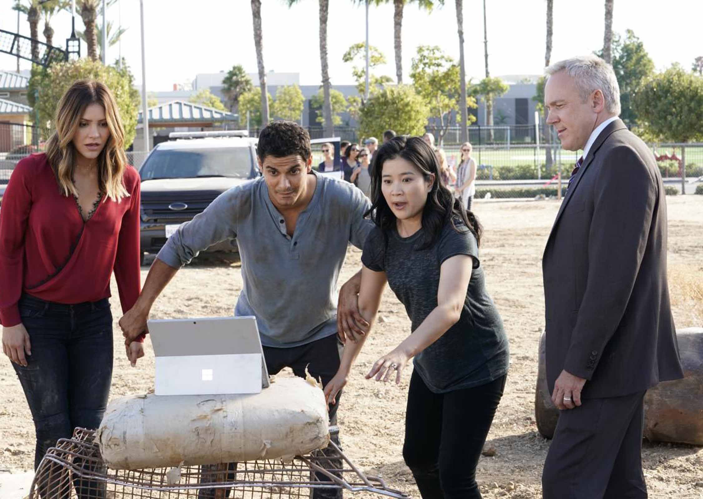 Bild zu Edward Kerr - Scorpion : Bild Jadyn Wong, Katharine McPhee ...