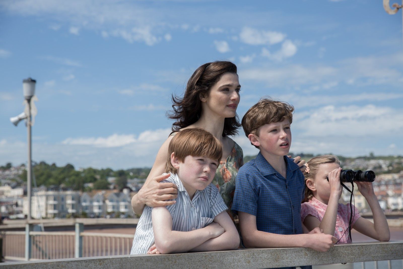Bild zu Rachel Weisz - Vor uns das Meer : Bild Rachel Weisz, Kit Connor ...