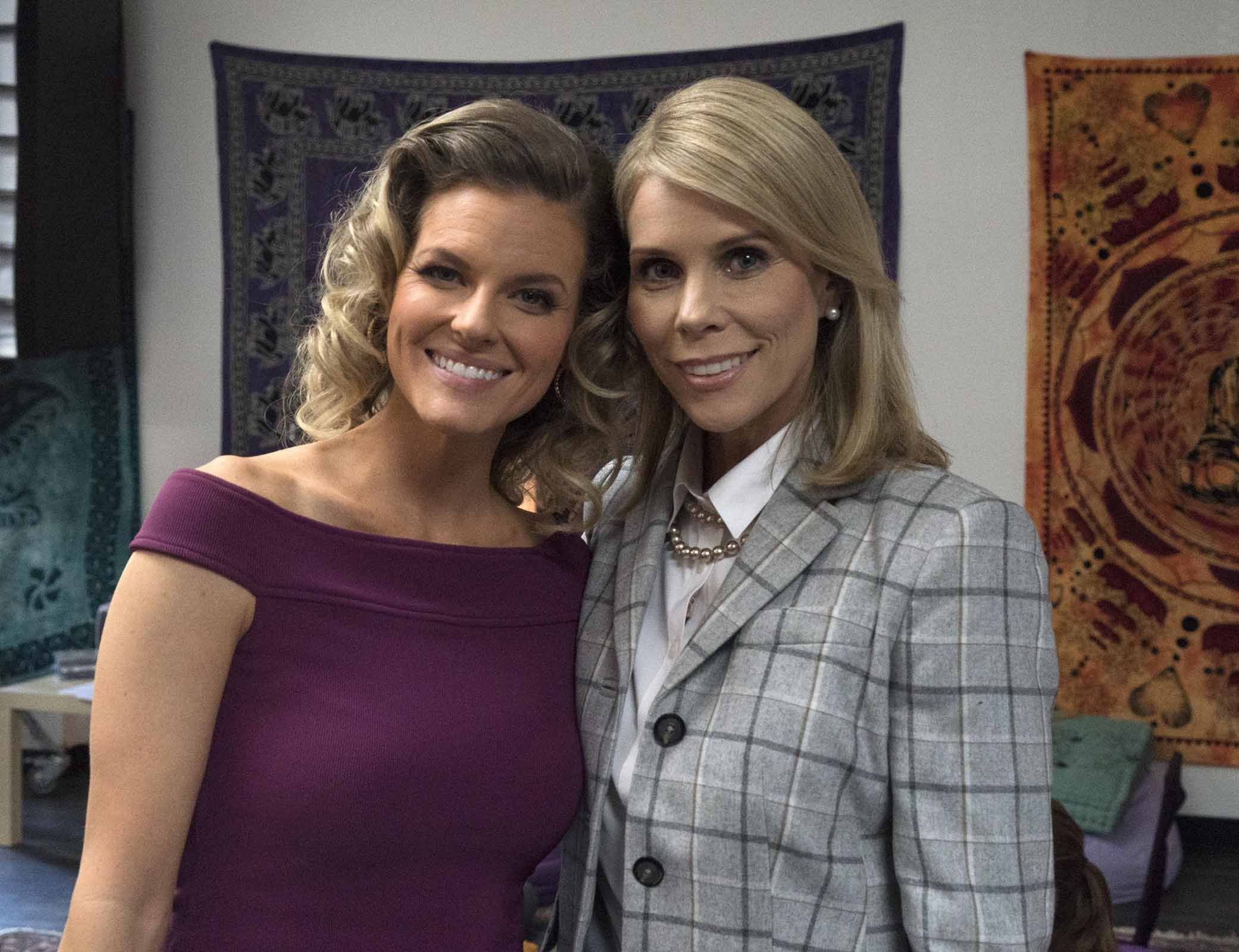 Bild zu Cheryl Hines - Fresh Off The Boat : Bild Cheryl Hines, Chelsey ...
