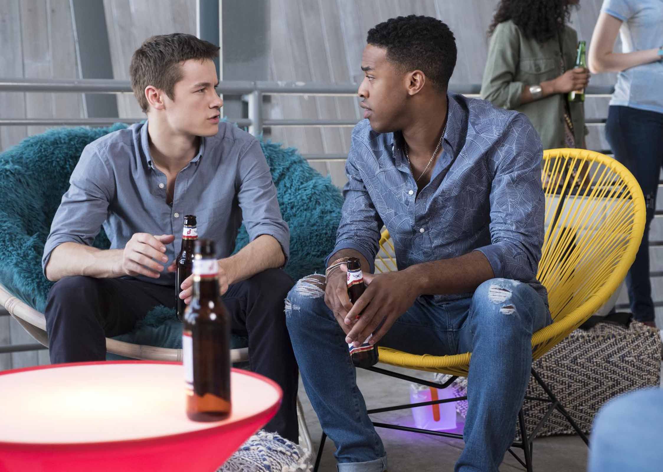 Bild zu Kyle Allen - The Path : Bild Titus Makin Jr., Kyle Allen - Foto ...