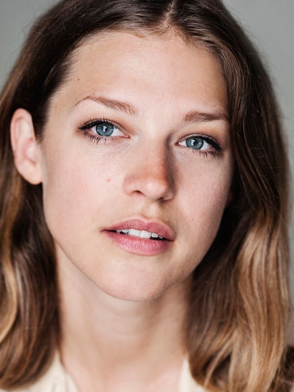 Bild zu Emma Louise Saunders - Kinoposter Emma Louise Saunders - Foto 0 ...