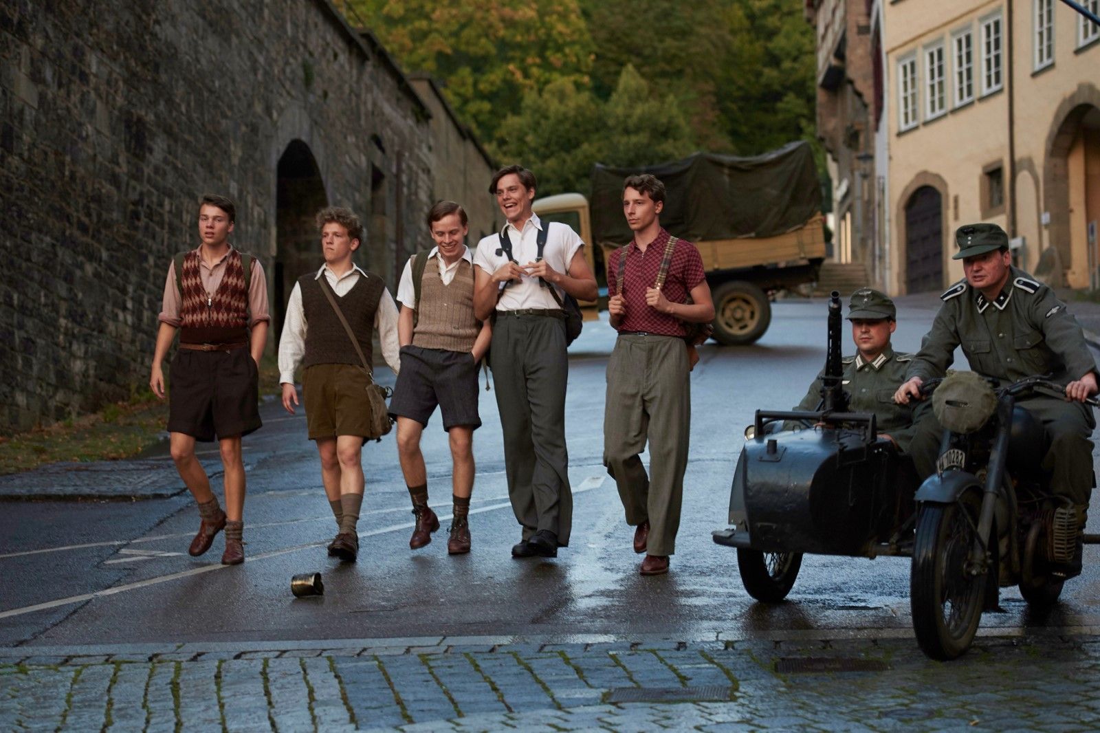 Bild zu Jonathan Berlin - Die Freibadclique : Bild Joscha Eißen, Theo ...