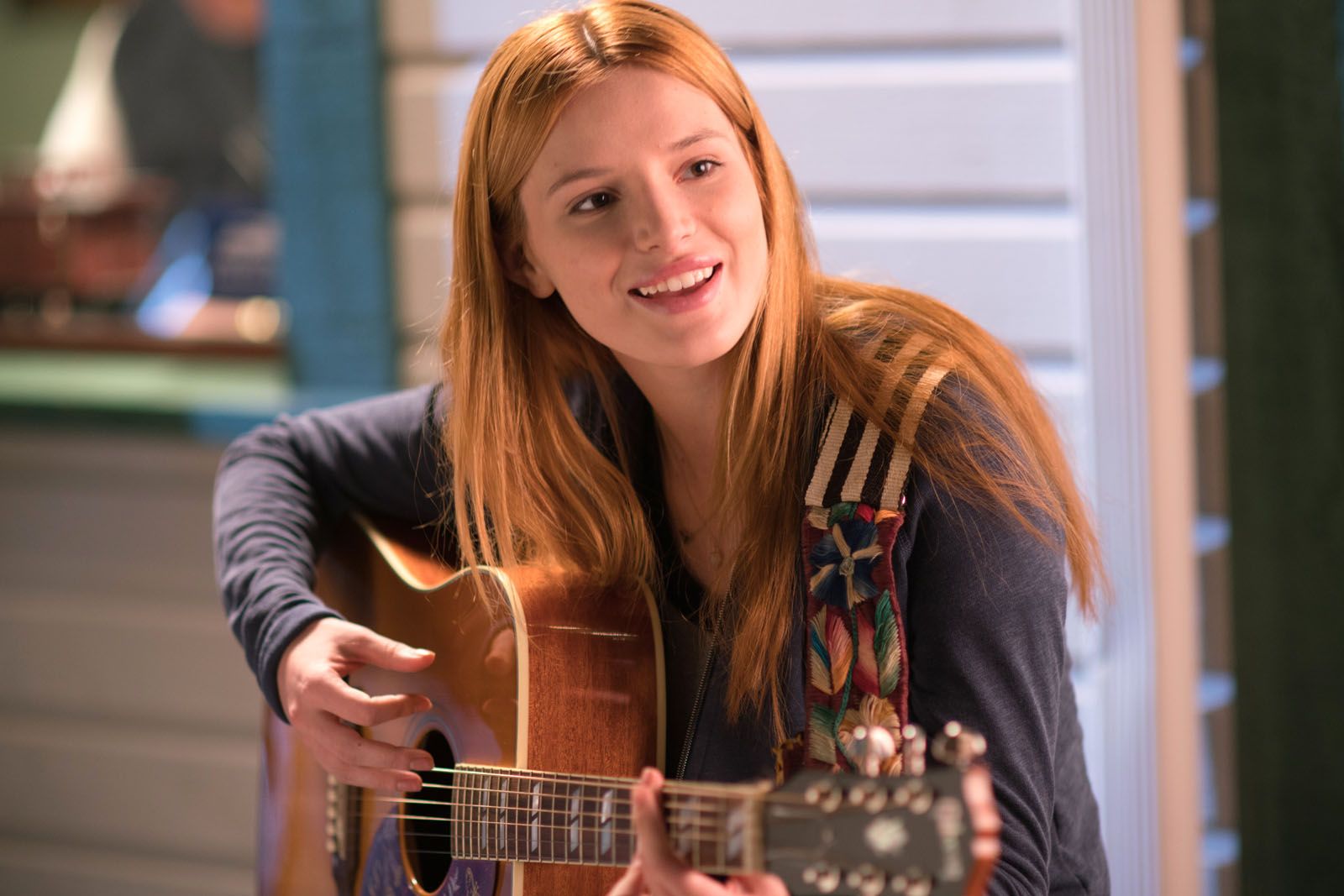 Bild zu Bella Thorne - Midnight Sun - Alles für dich : Bild Bella ...