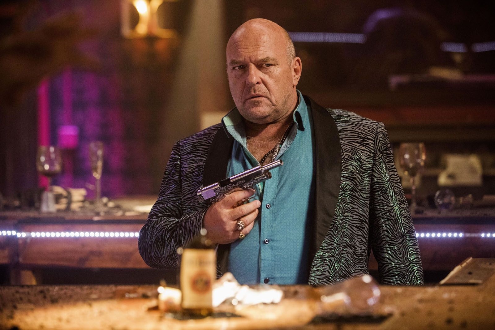 Bild zu Dean Norris - Claws : Bild Dean Norris - Foto 6 von 112 ...