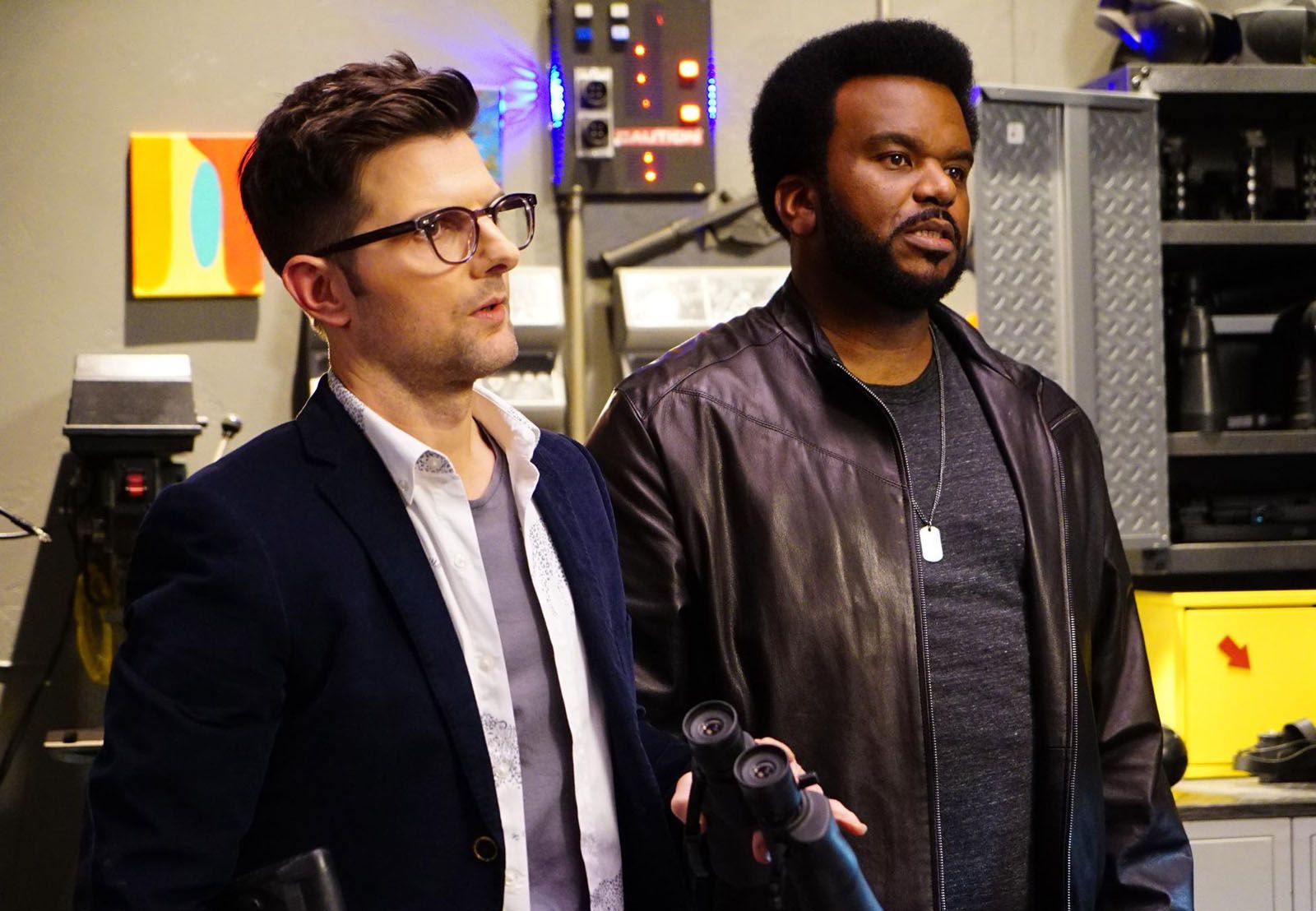 Ghosted: Ghosted : Bild Craig Robinson, Adam Scott - 2 von 69 ...