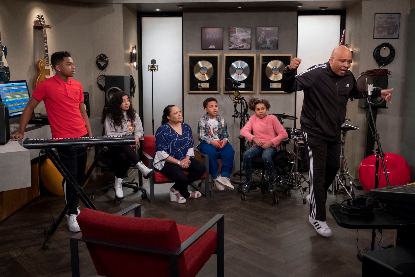 All About The Washingtons: All About The Washingtons : Bild Kiana Ledé ...