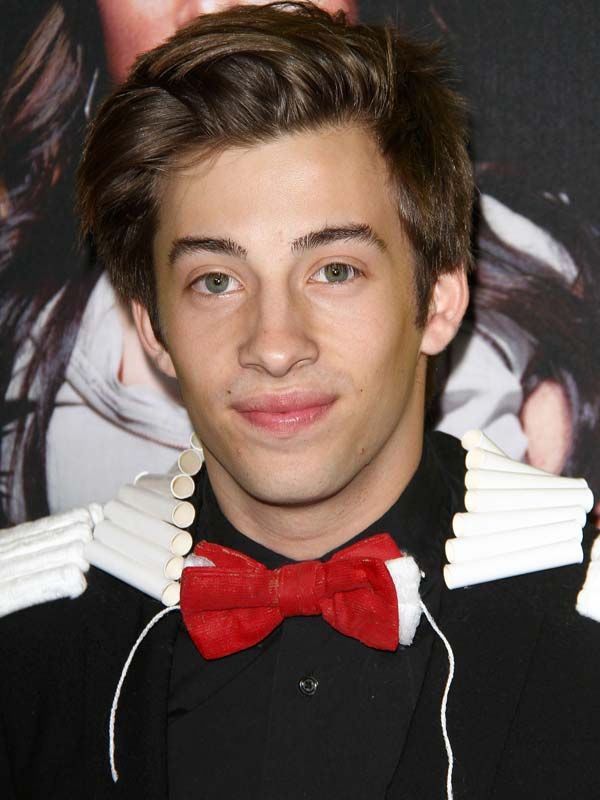 Bild zu Jimmy Bennett - Kinoposter Jimmy Bennett - Foto 18 von 39 ...