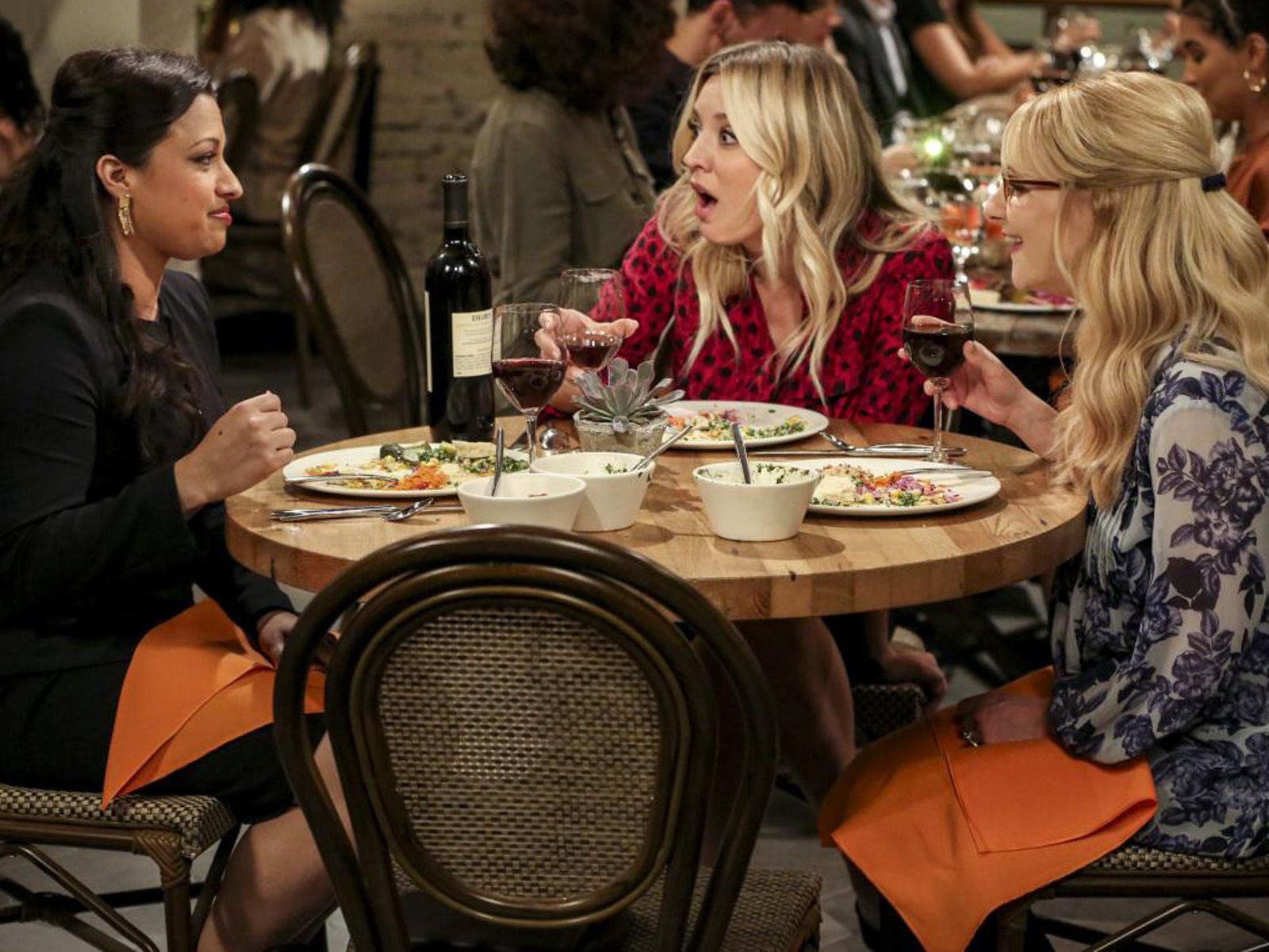Bild Zu Kaley Cuoco The Big Bang Theory Bild Melissa Rauch Kaley