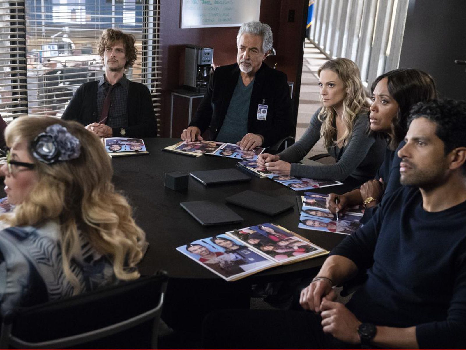Bild zu Aisha Tyler - Criminal Minds : Bild Adam Rodriguez, Aisha Tyler ...