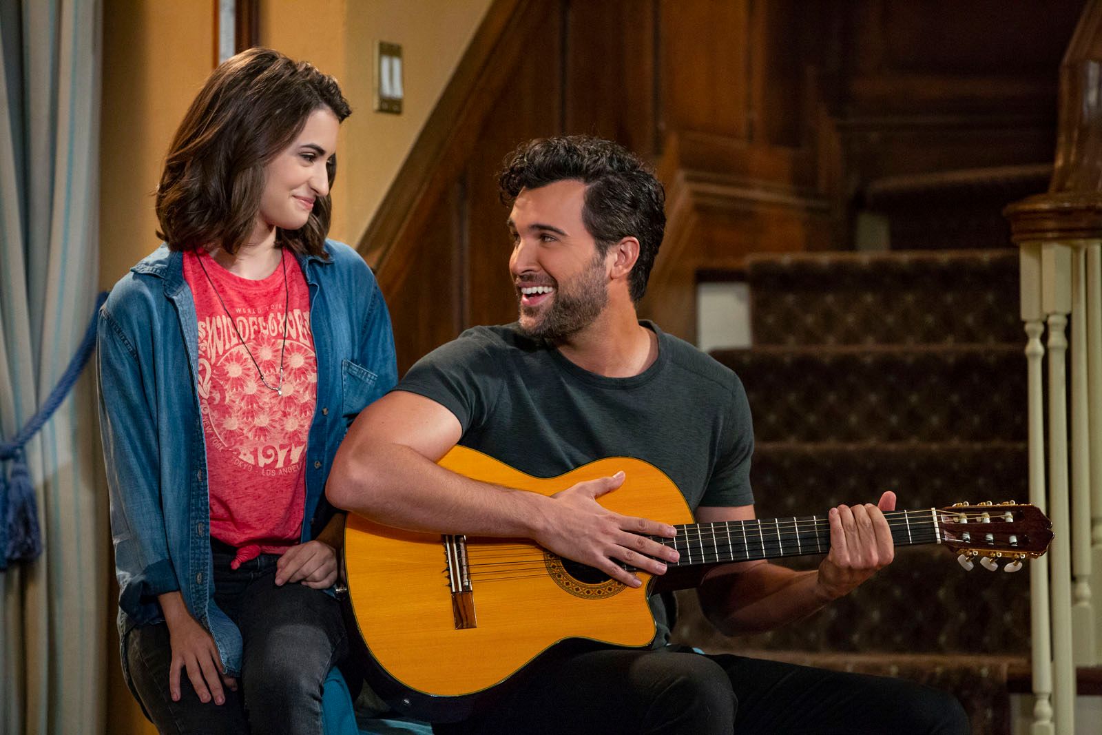 Fuller House: Fuller House : Bild Soni Nicole Bringas, Juan Pablo Di ...