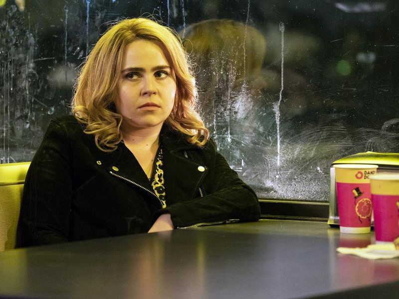 Good Girls: Good Girls : Bild Mae Whitman - 111 von 166 - FILMSTARTS.de