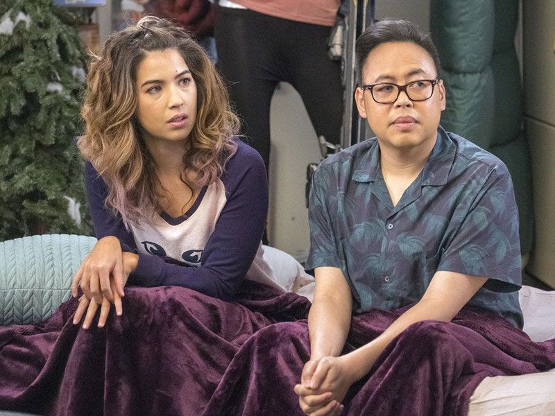 Superstore: Superstore : Bild Nichole Bloom, Nico Santos - 174 von 466 ...