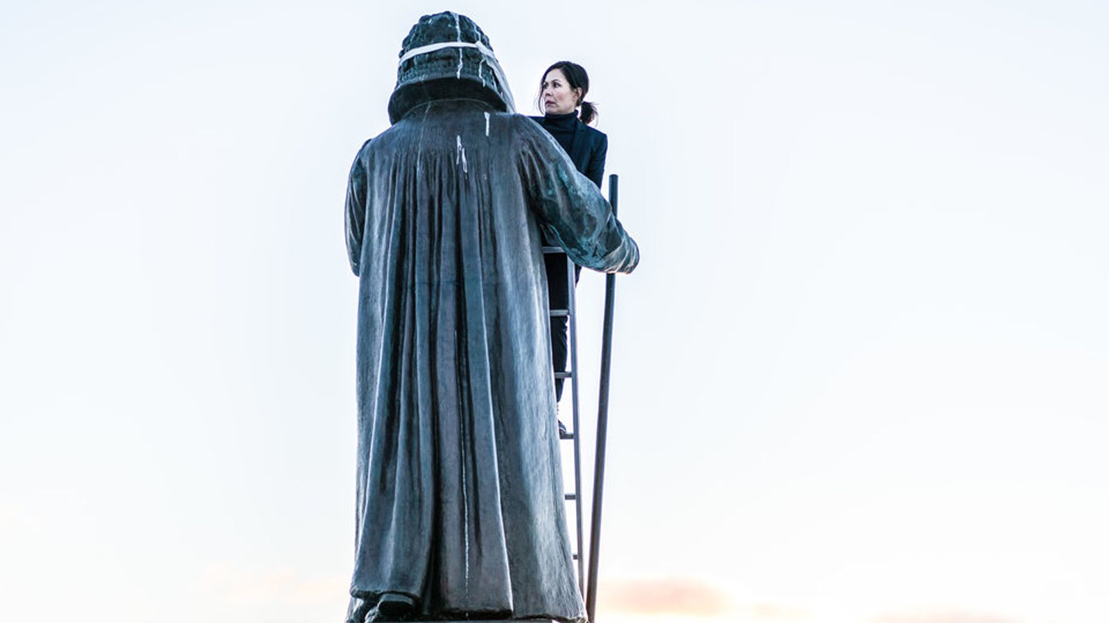 Foto zum Film The Raven And The Seagull - Bild 1 auf 9 - FILMSTARTS.de